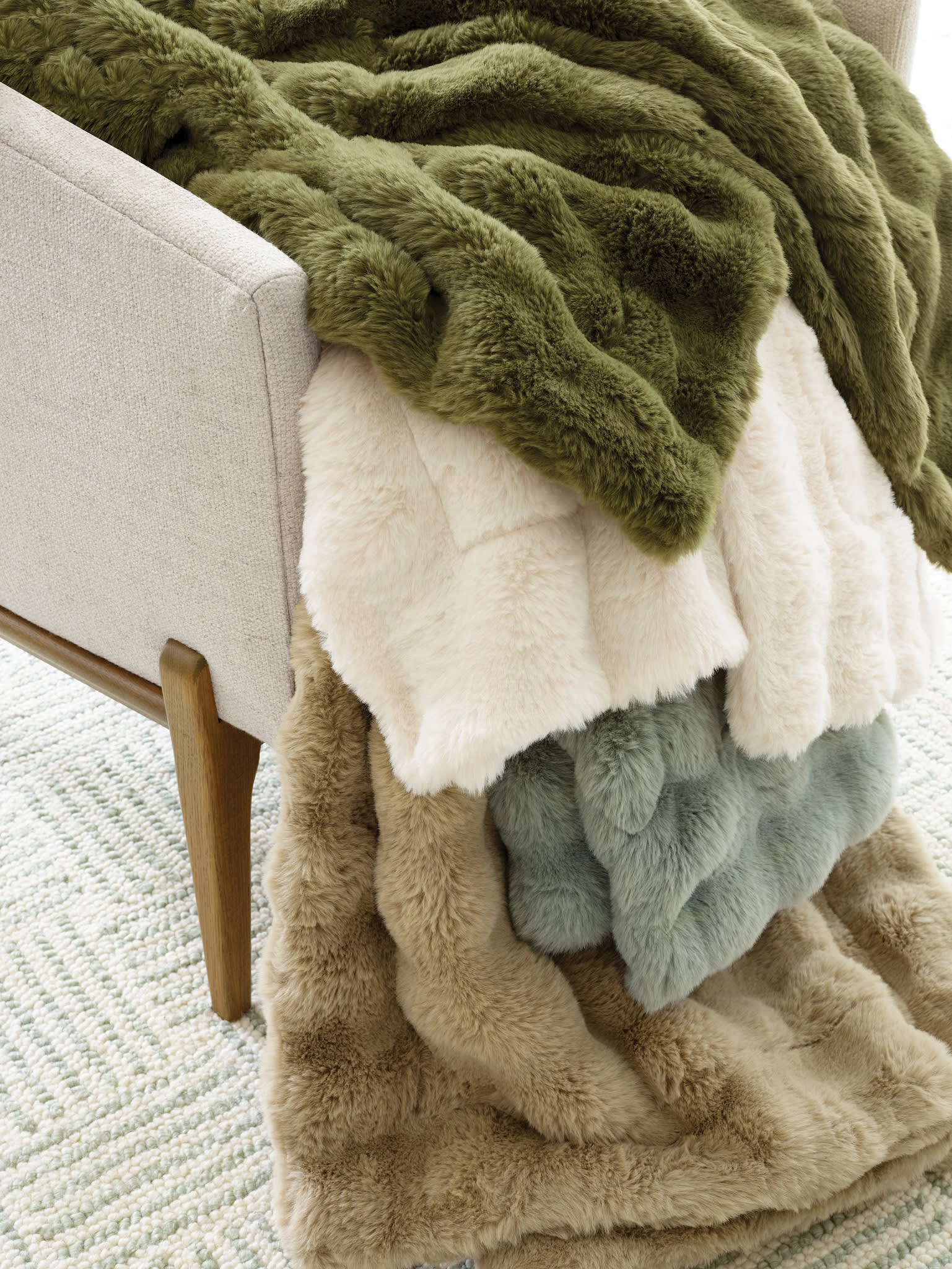 Fab Faux Throw | Sand – Annie Selke