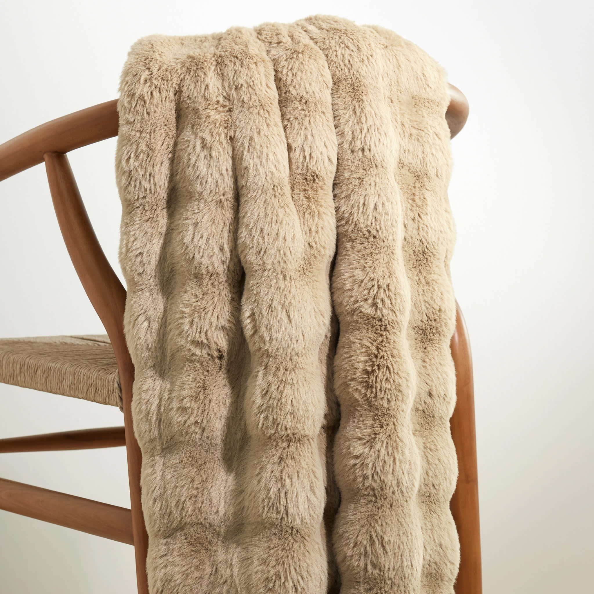 Fab Faux Throw | Sand – Annie Selke