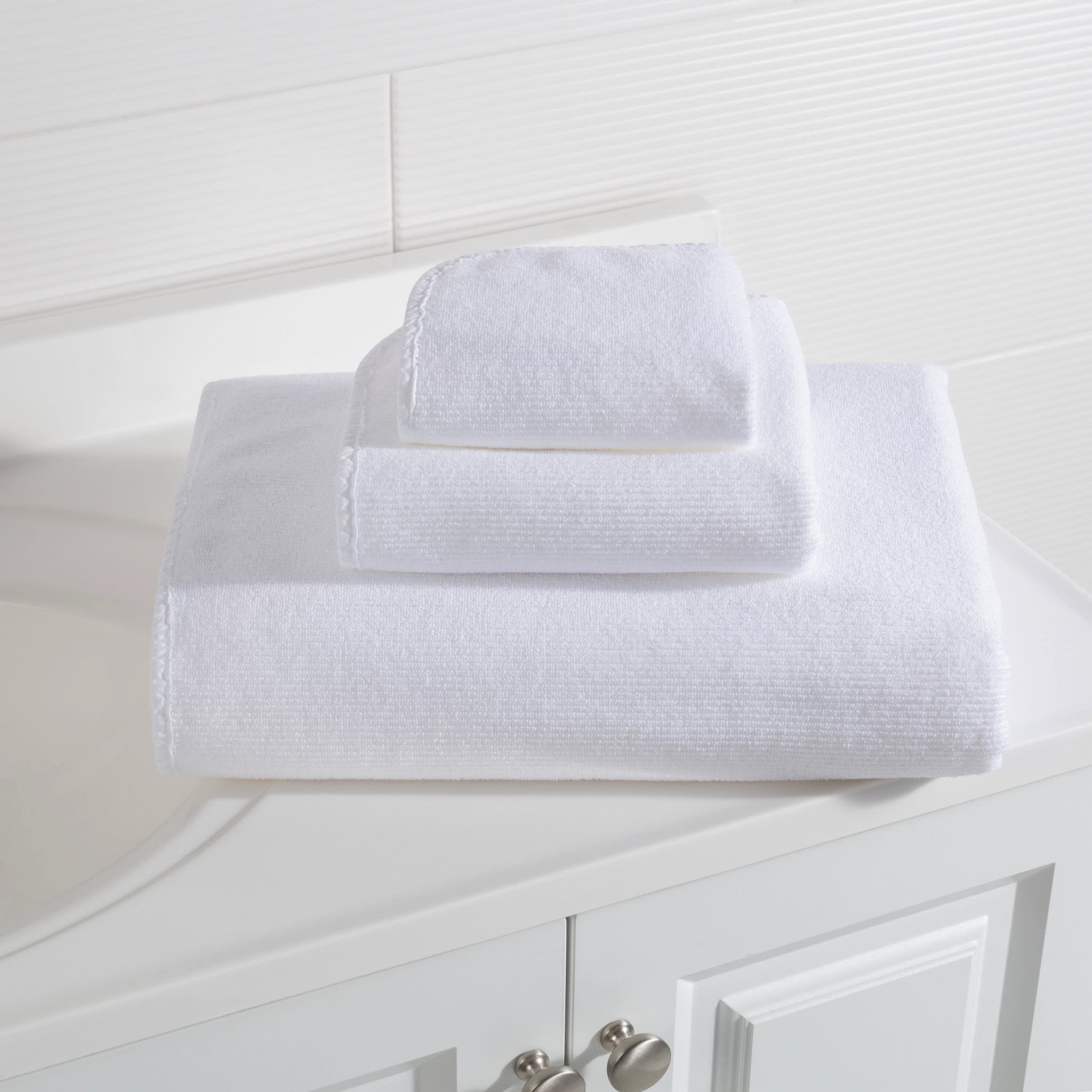Blythe Towel | White – Annie Selke