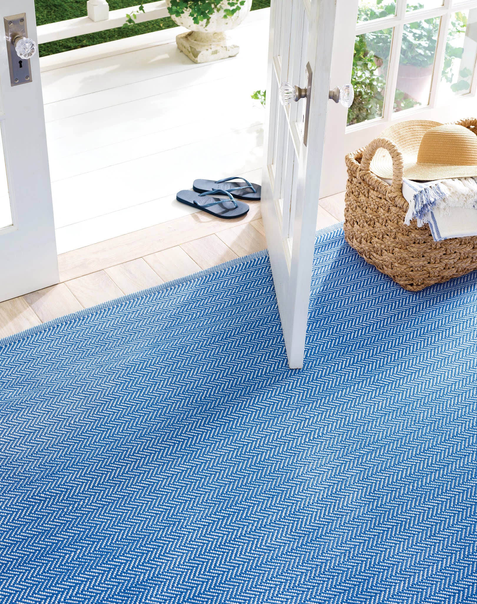 Herringbone Handwoven Indoor/Outdoor Rug | French Blue/White – Annie Selke