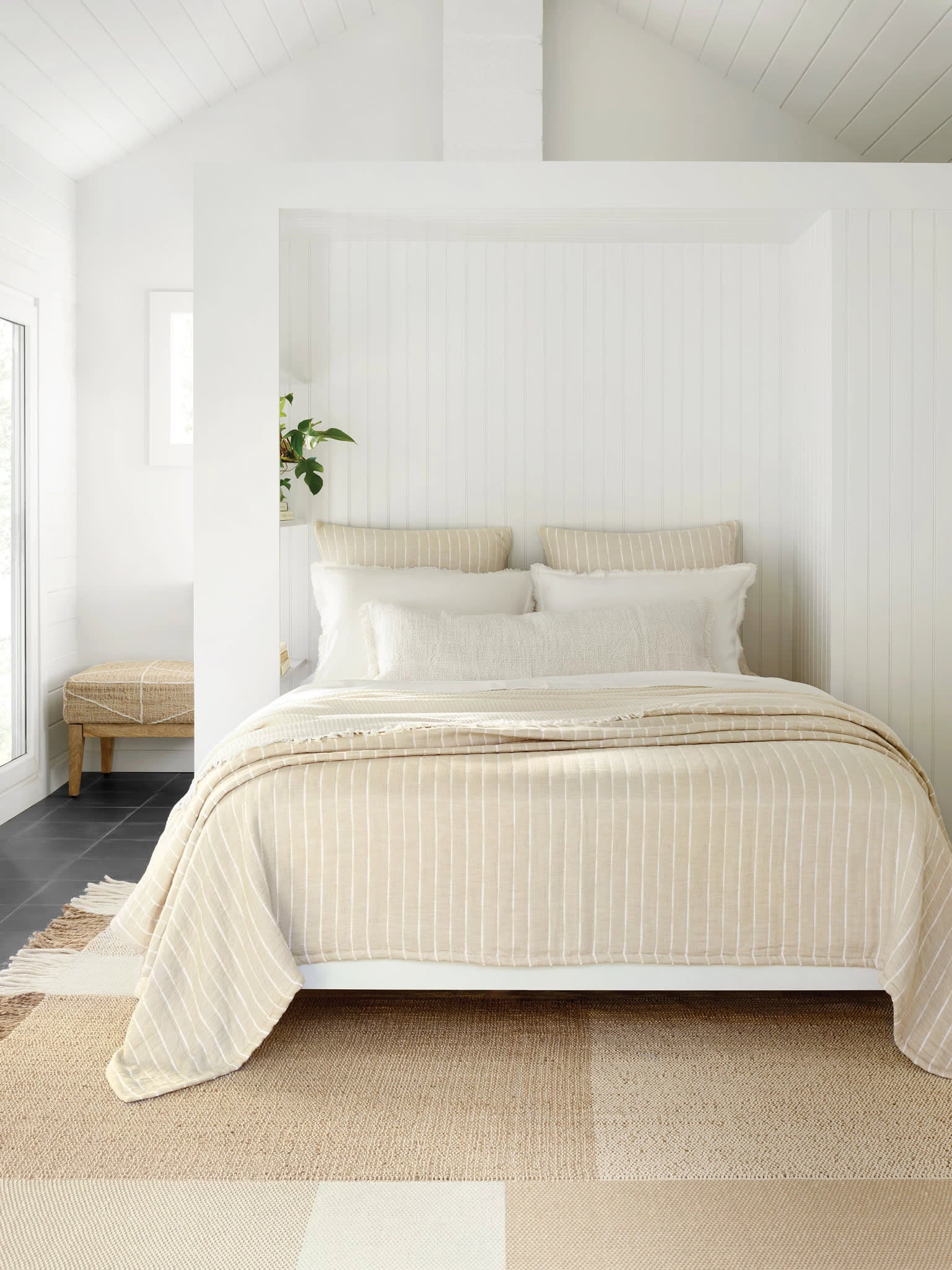 Frankie Natural Handwoven Jute Rug – Annie Selke