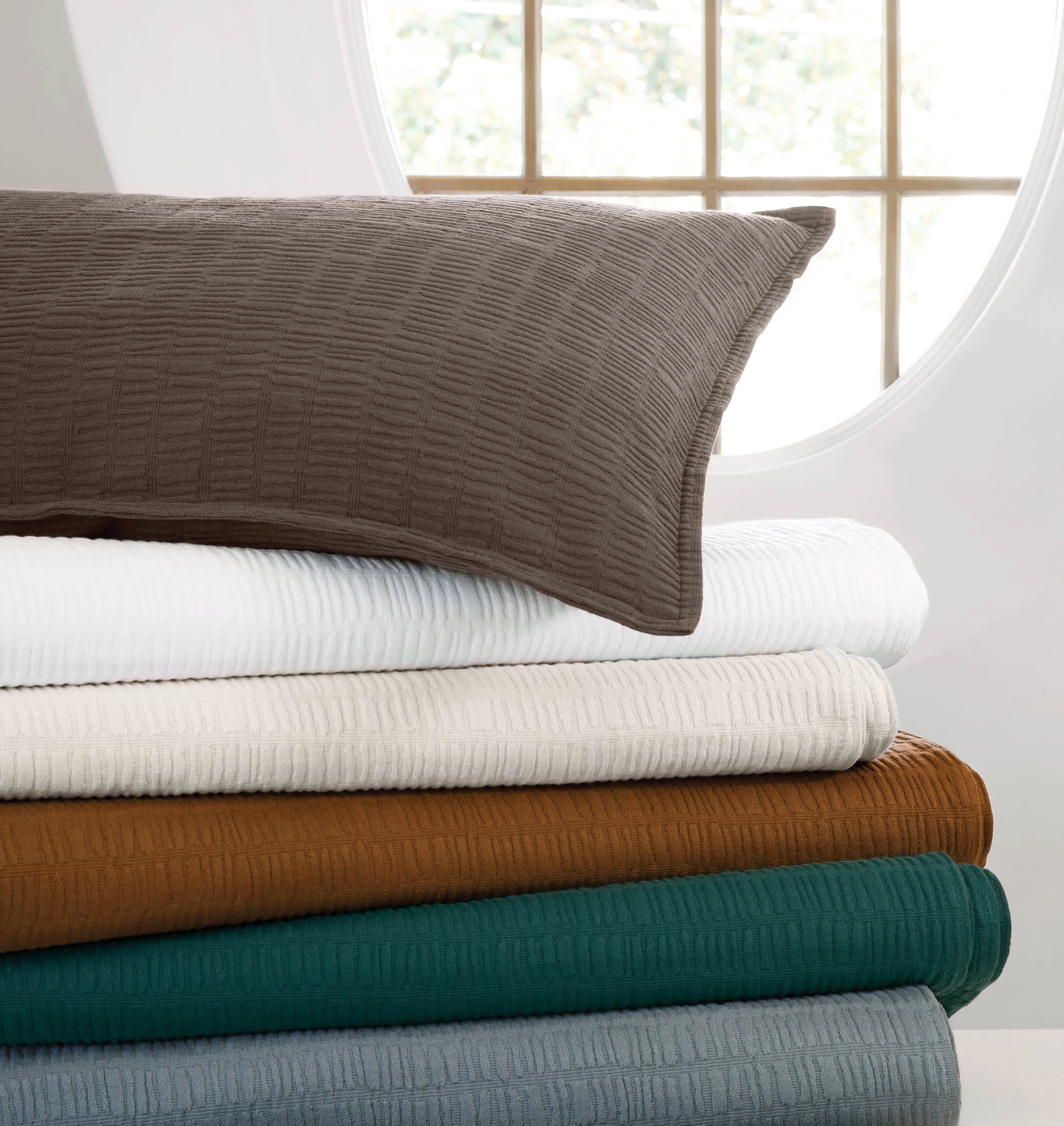 Roark Matelasse Coverlet | Plaster – Annie Selke