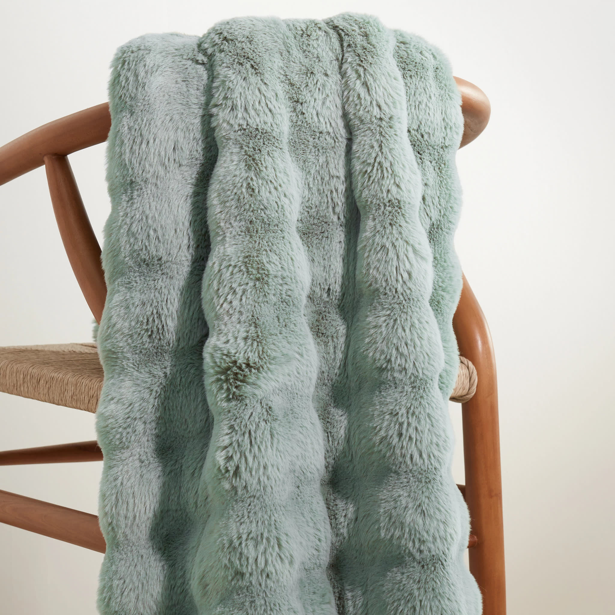 Fab Faux Mineral Throw – Annie Selke