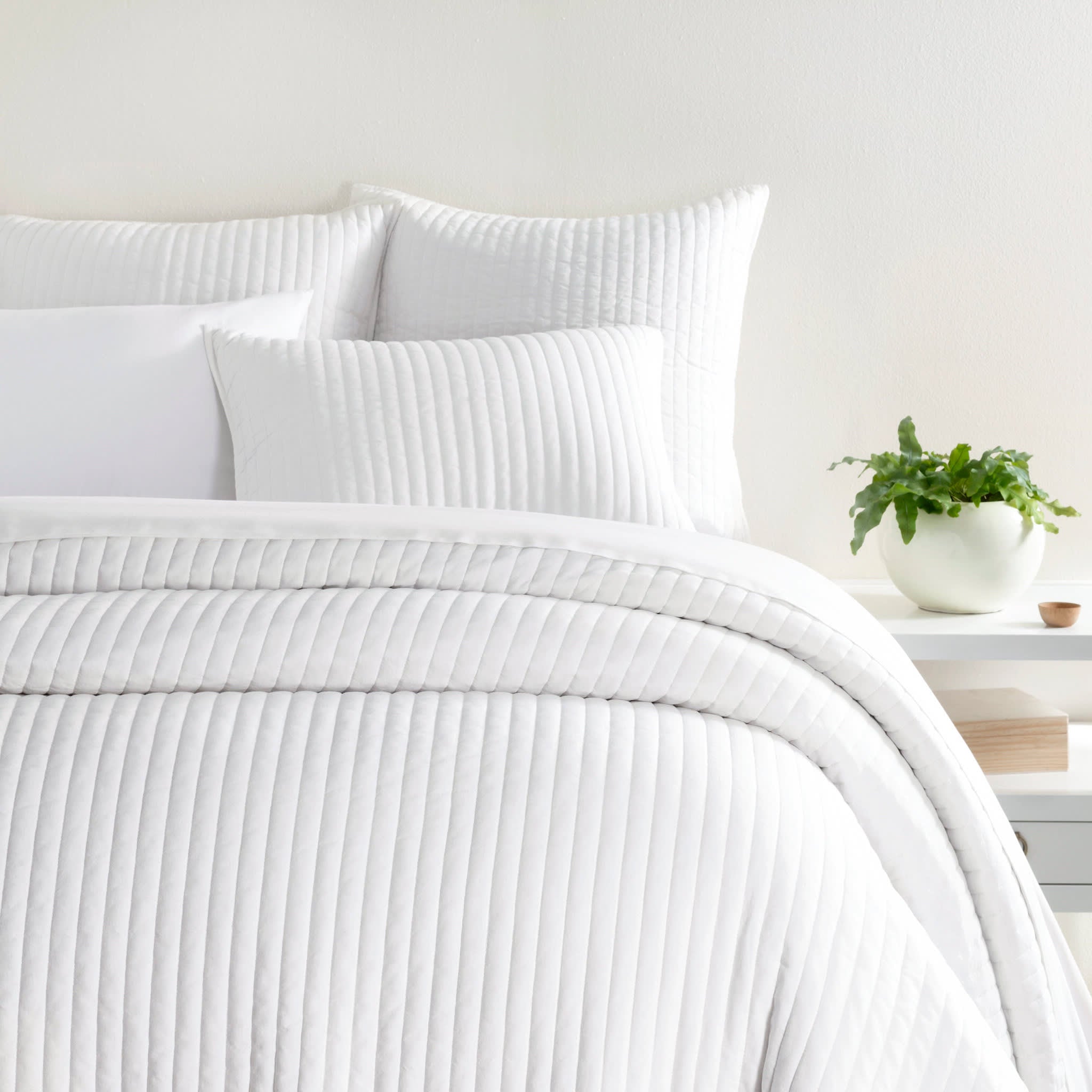 Cozy Cotton White Quilt – Annie Selke