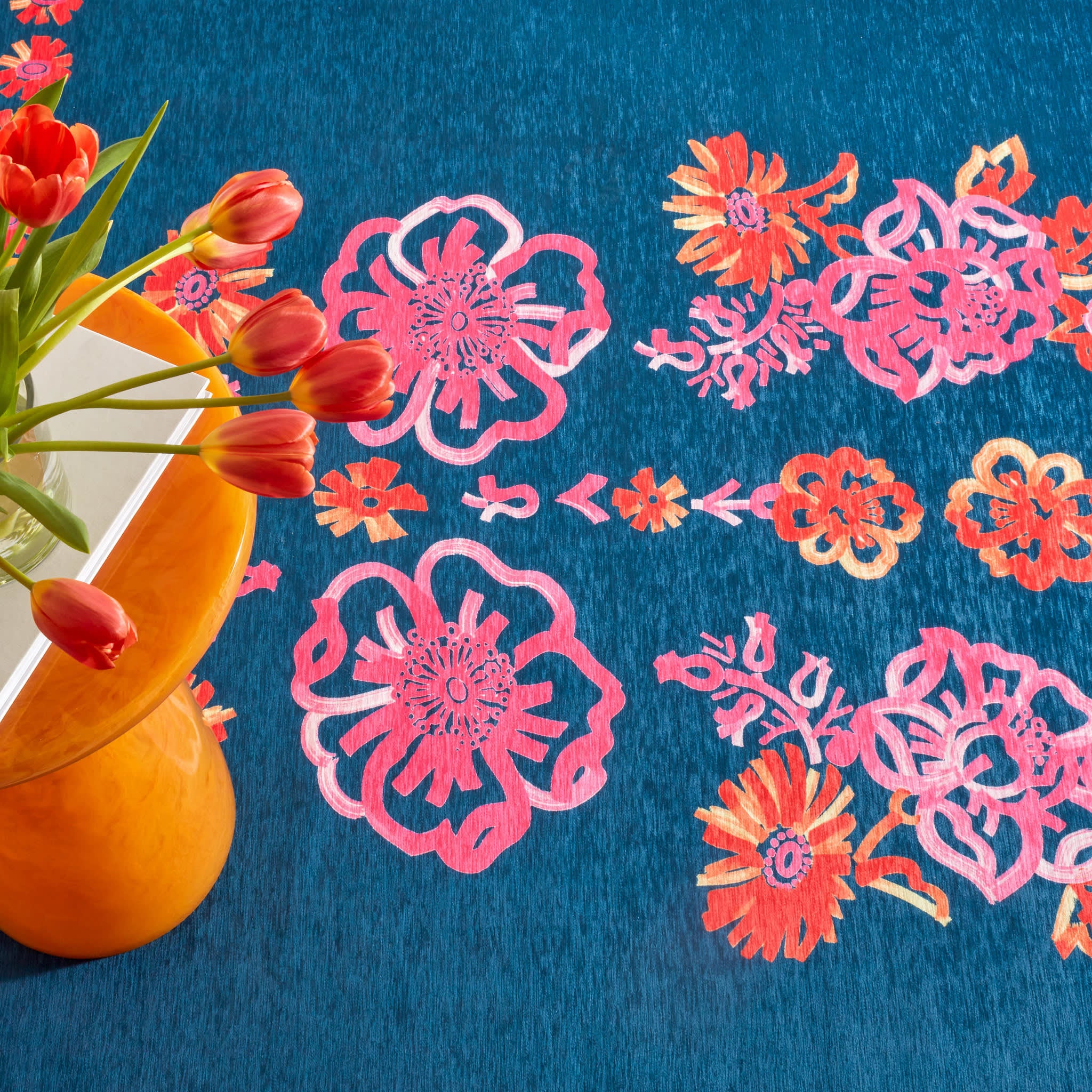 Graphic Gerbera Machine Washable Rug | Fuchsia – Annie Selke
