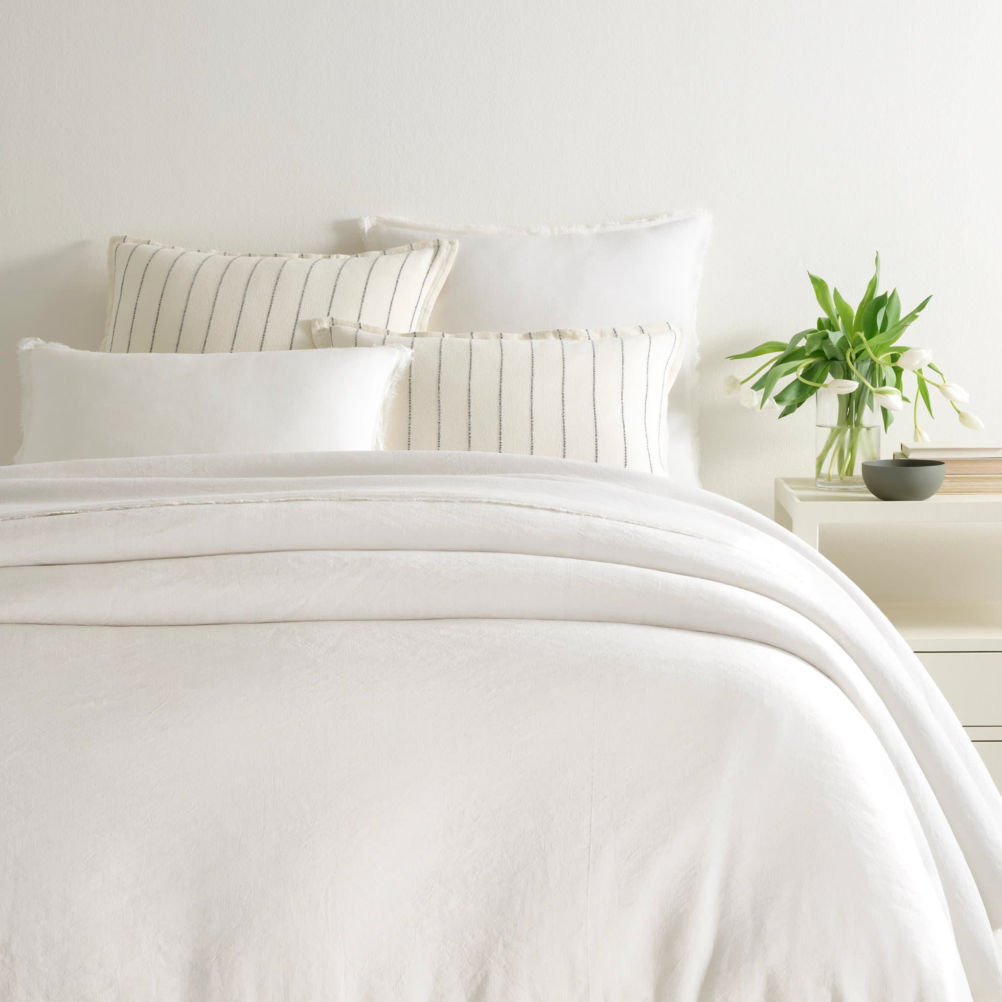Faye Linen Duvet Cover | Dove White – Annie Selke