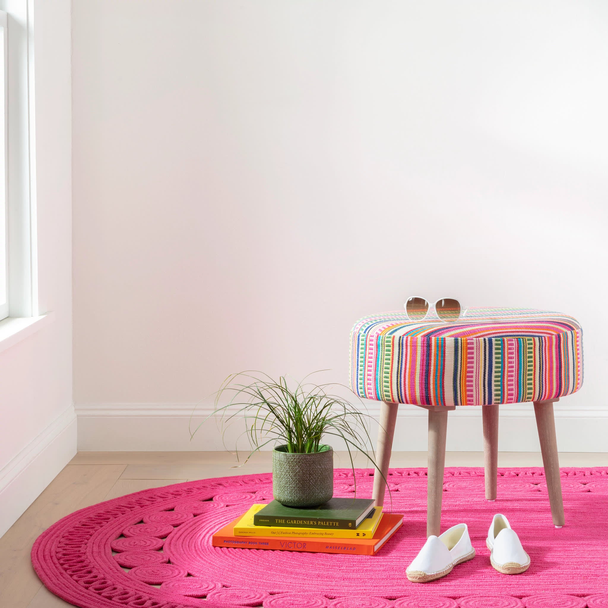 Reef Handwoven Indoor/Outdoor Oval Rug | Fuchsia – Annie Selke