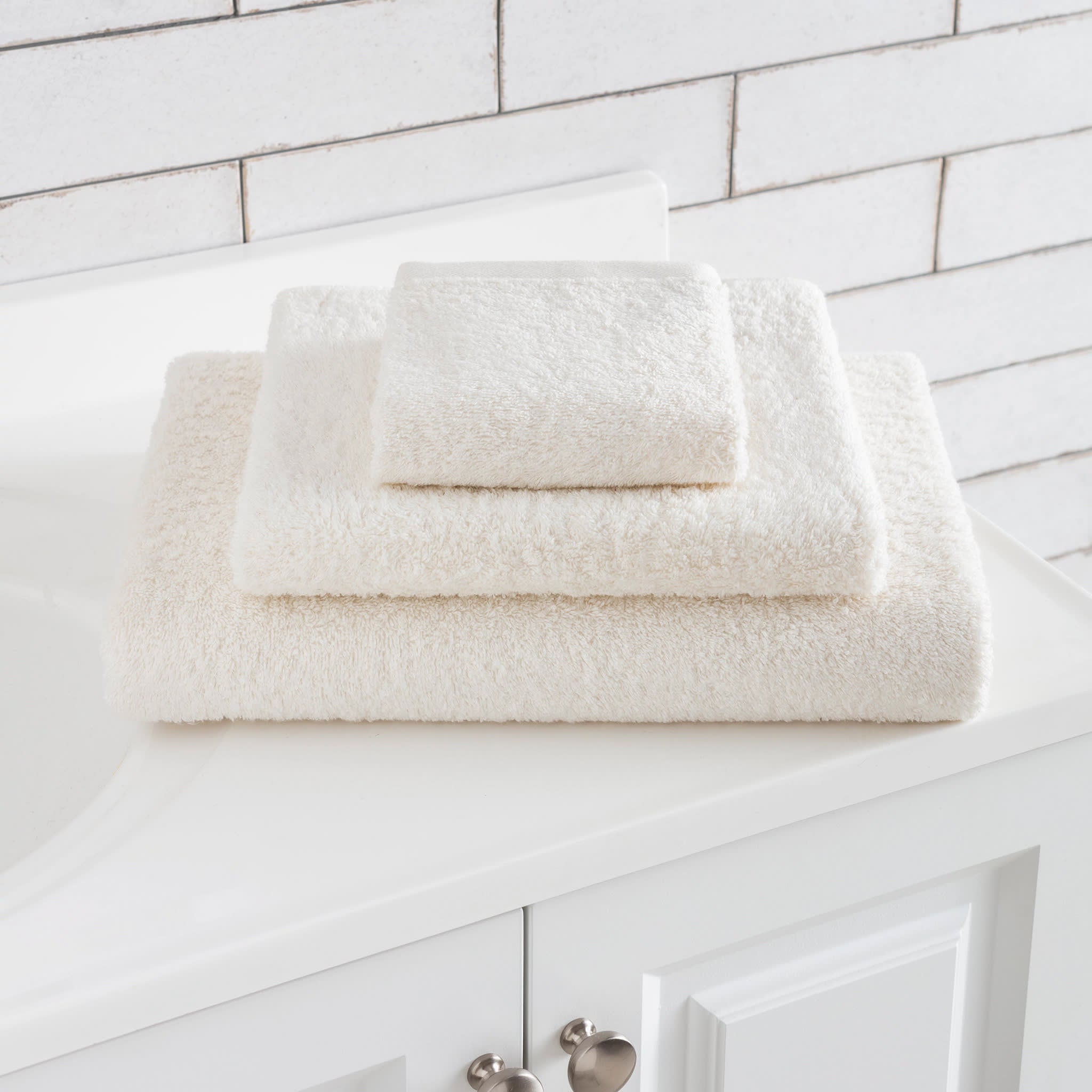 Signature Towel | Ivory – Annie Selke
